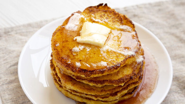 Are johnny cakes, pancakes, and hoecakes really just the same thing?