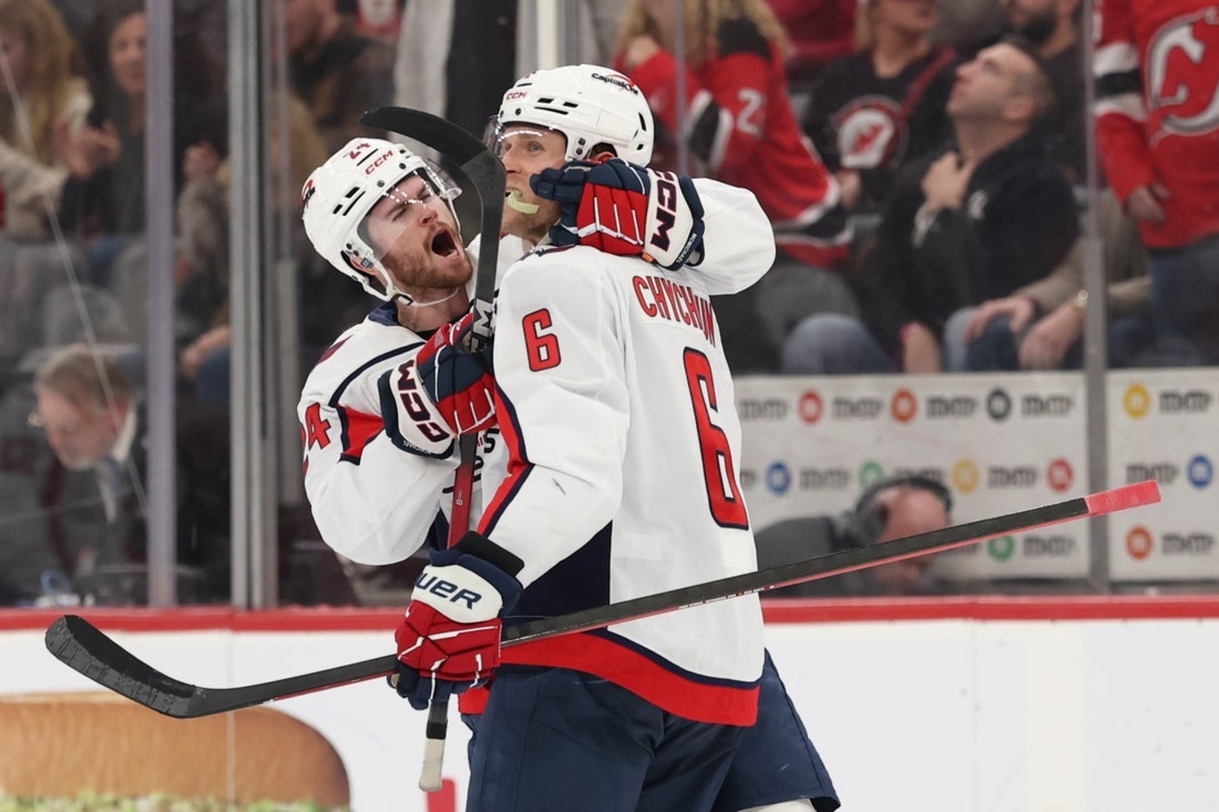 Alex Ovechkin, Caps forge tie in 3rd, nip Devils in OT