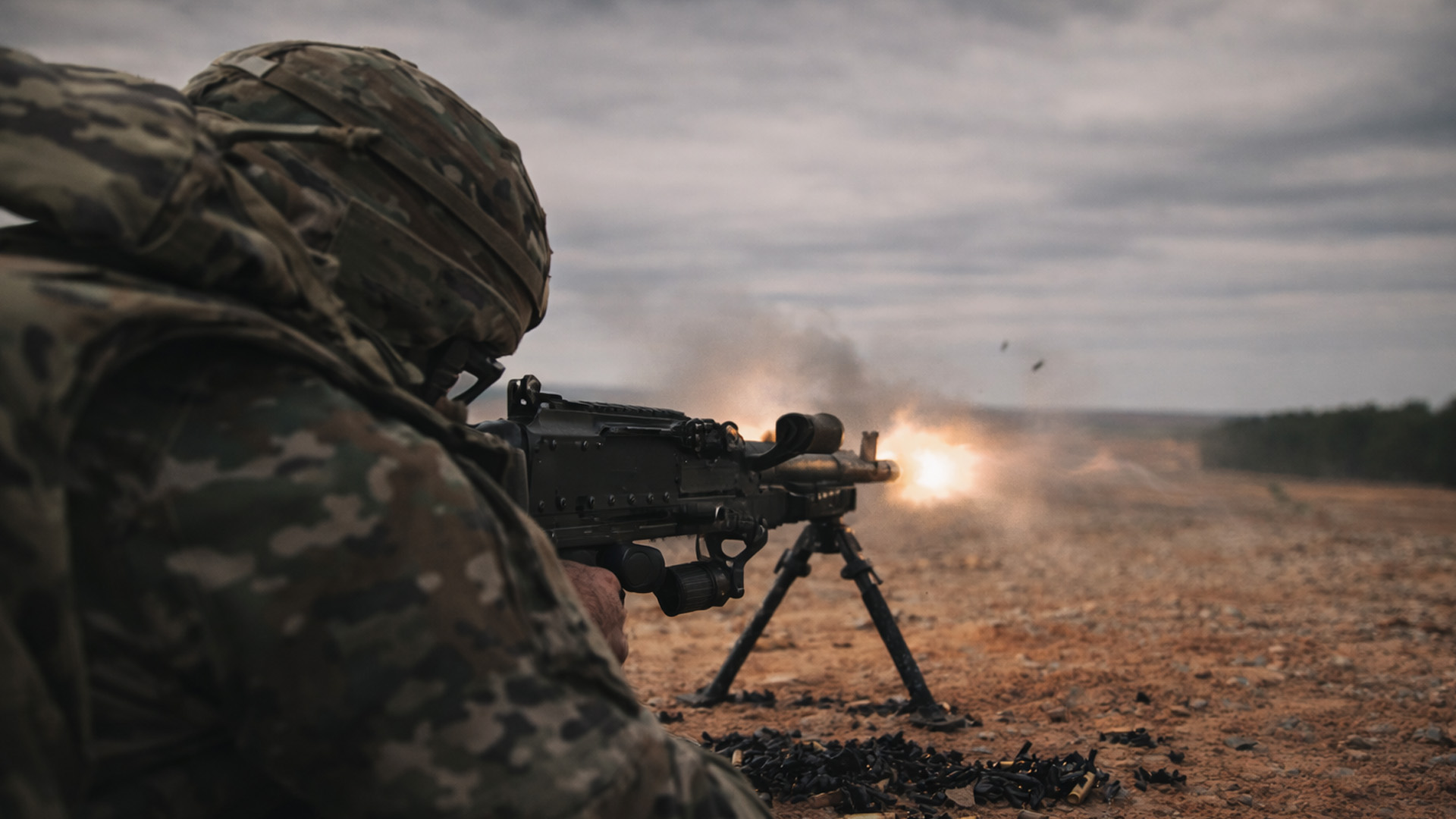 Gladius paratroopers conduct M240 and M249 machine gun training