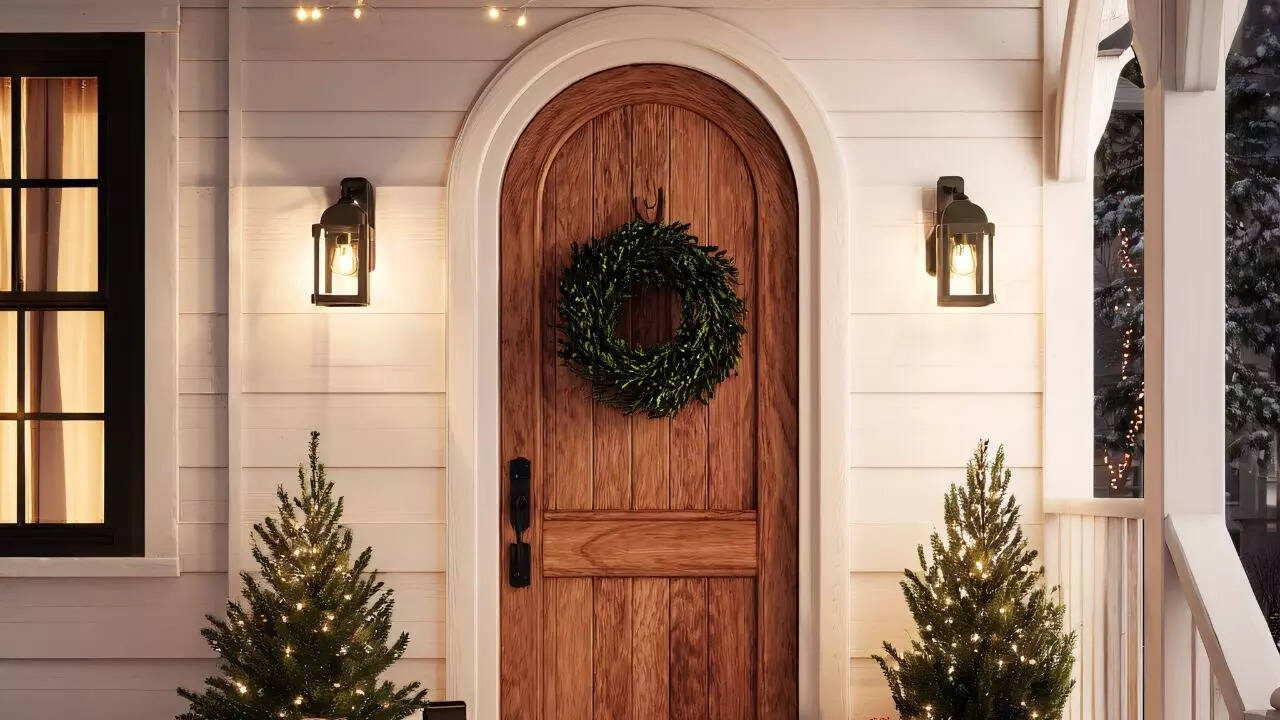 Keeping these 6 things at the entrance of one's home can bring in good luck