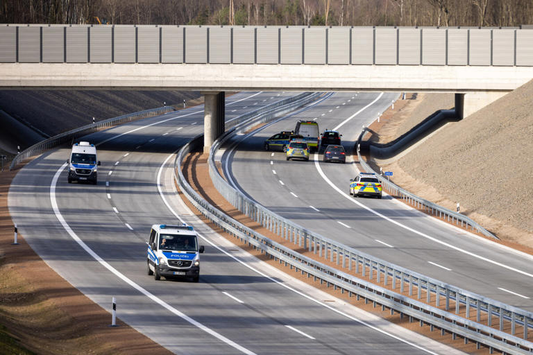 Protestaktion im Dannenröder Forst: A49 nach Neueröffnung stundenlang ...