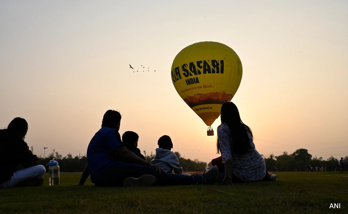Why Delhi's First Hot Air Balloon Rides Are Seeing Low Turn