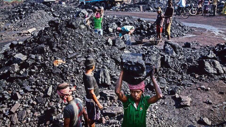 Policemen injured, vehicles set ablaze as coal mine protest turns ...