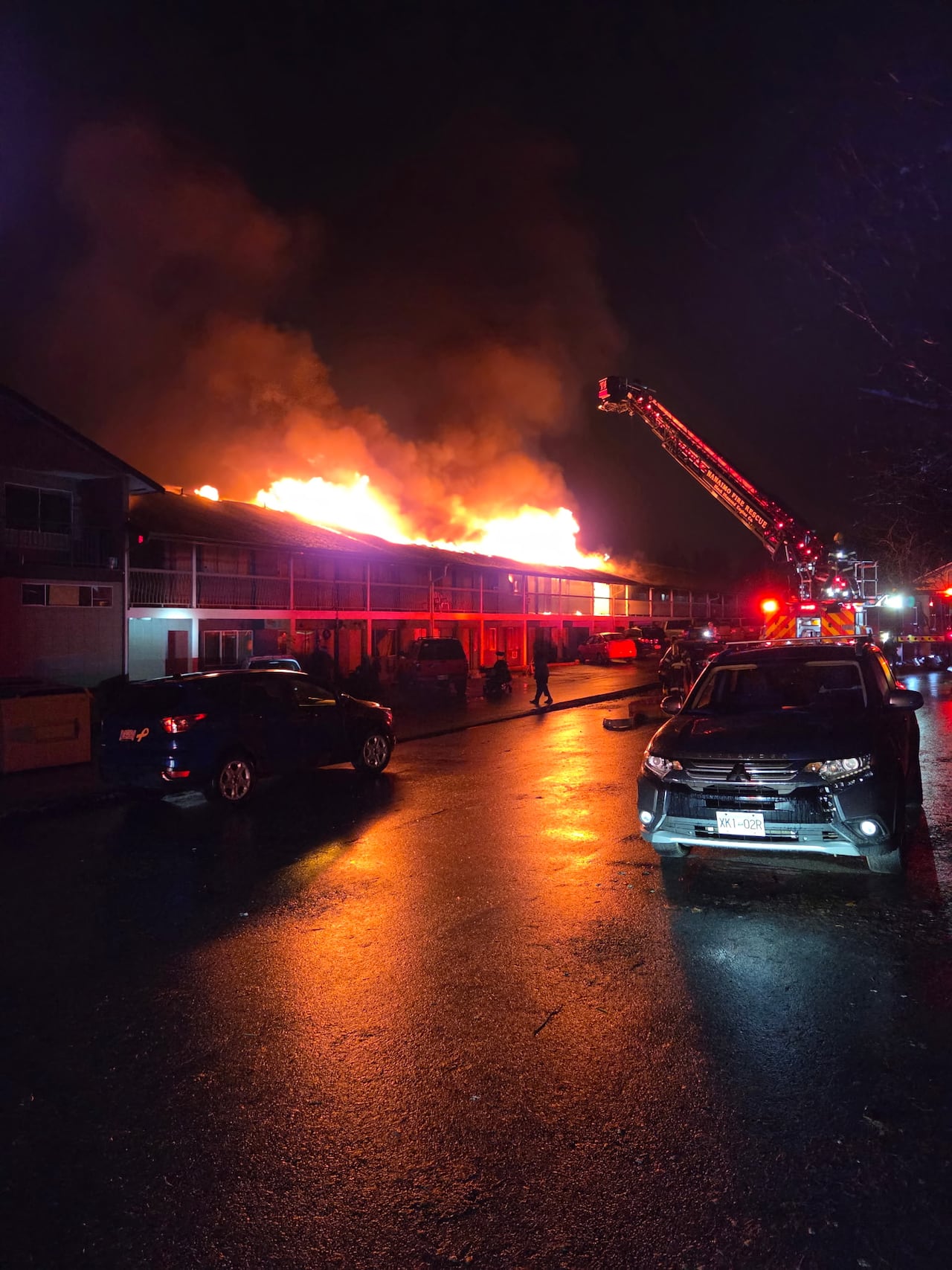 Motel fire in Nanaimo, BC., displaces residents, sends 7 to hospital