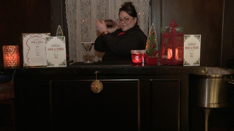 Holiday pop-up bar 'wraps' up Christmas season on last night