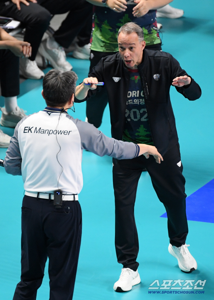 Director Mauricio Paes strongly appeals