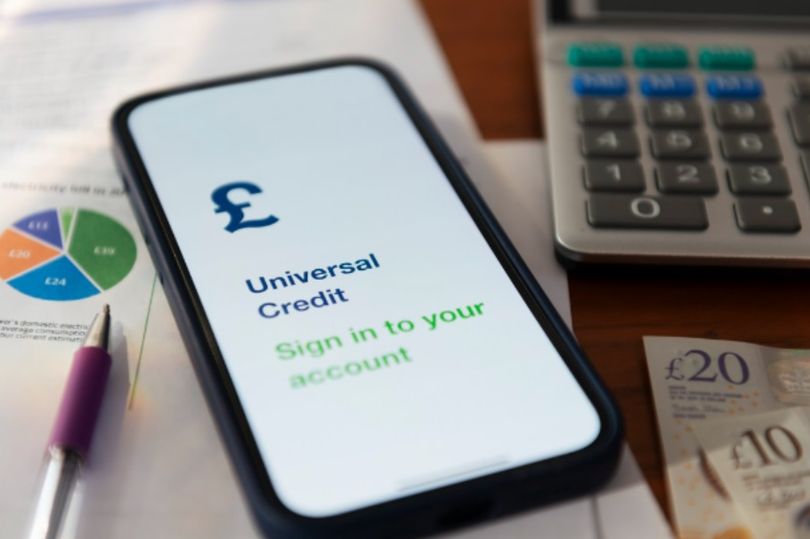 People on DWP Universal Credit can get £1,200 bonus from HMRC
