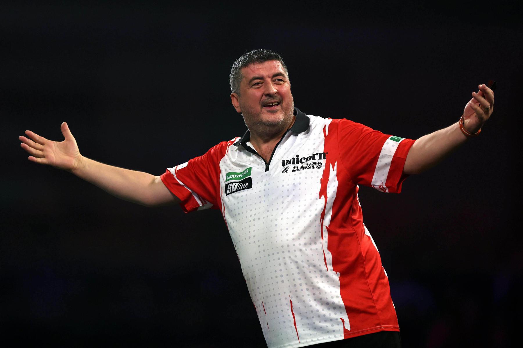 Darts-WM: Luke Littler lässt Mensur Suljovic keine Chance