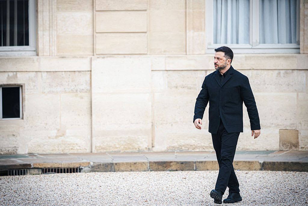 Zelensky set to meet Trump in Florida to discuss peace proposal to end ...