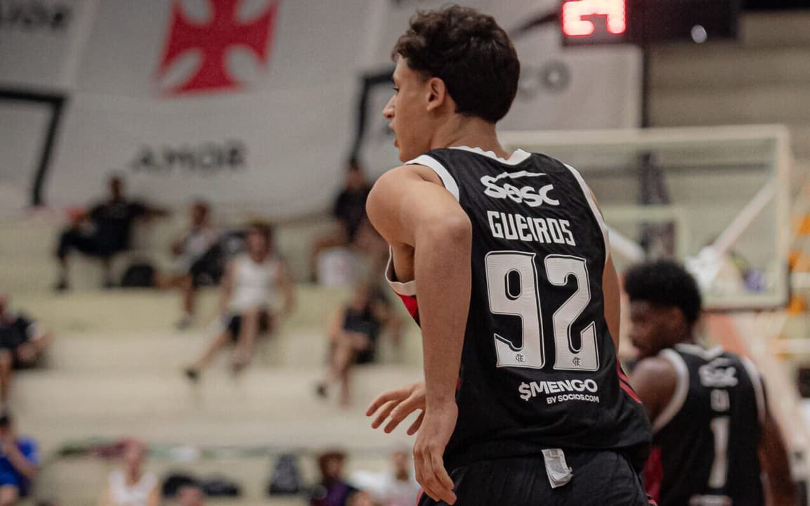 Joia do Flamengo celebra vitória no clássico contra o Vasco e exalta ...
