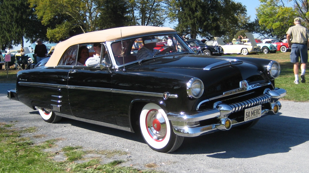 How the 1954 Mercury Monterey split the market perfectly