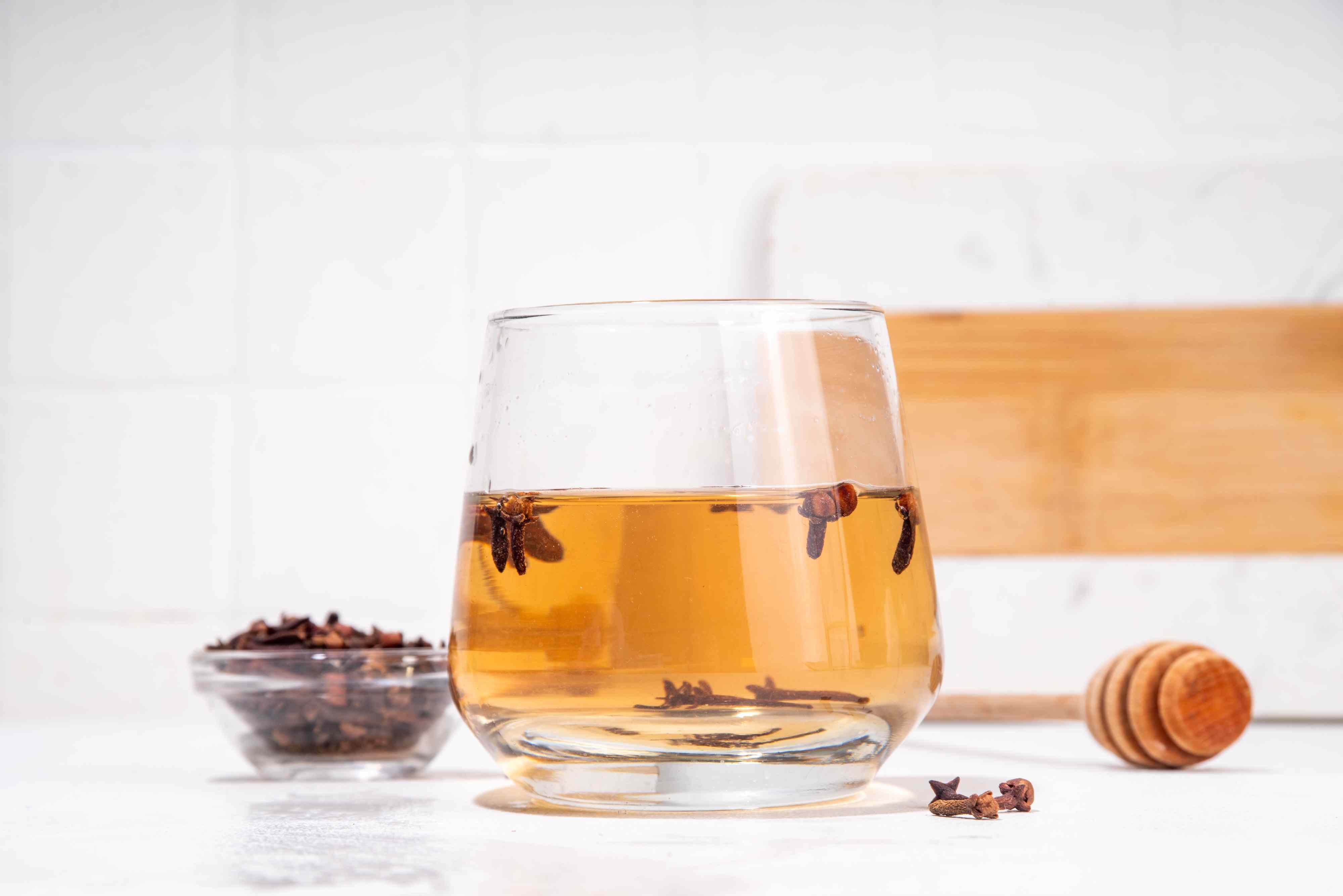 What happens to your body when you drink clove water every day