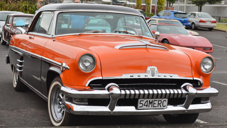 How the 1954 Mercury Monterey split the market perfectly