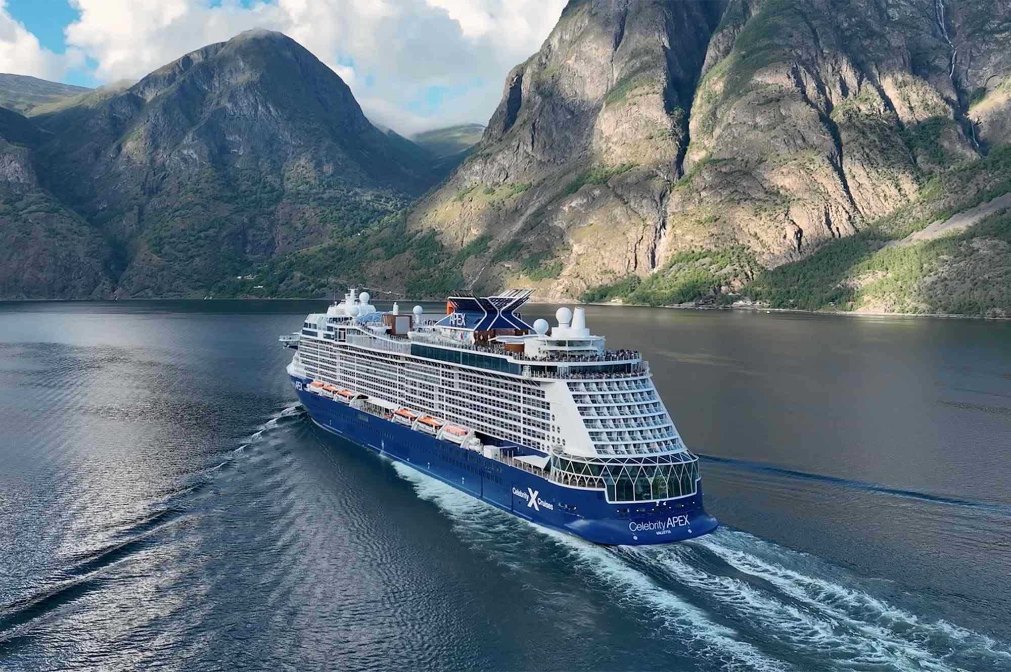 This epic cruise ship has martini glass–shaped hot tubs and a 'magic ...