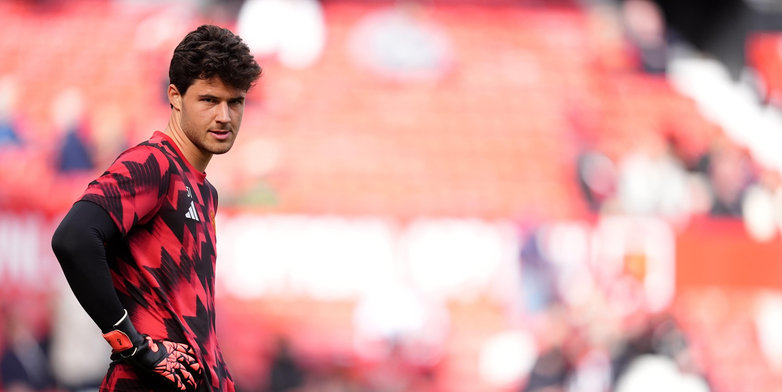 Lammens krijgt lof in Engeland: "Hij lijkt een heel zelfzekere jongeman"