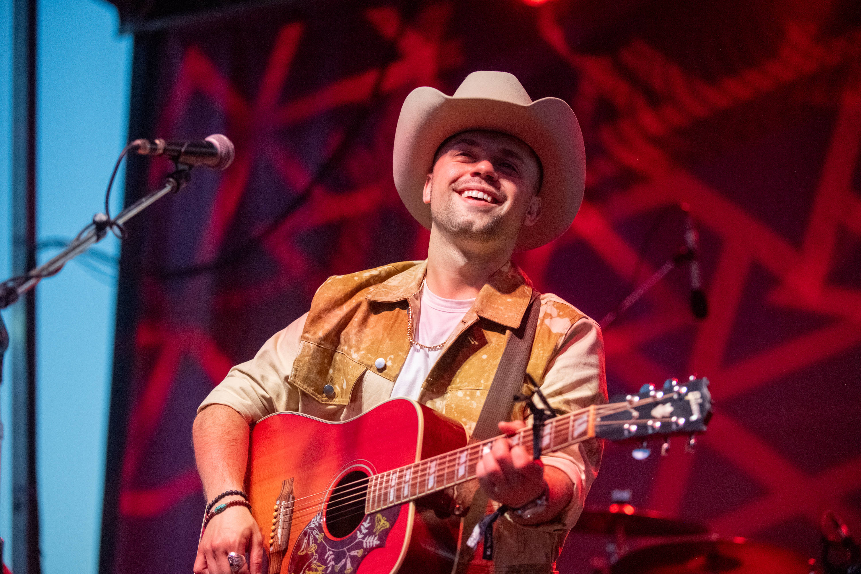 What country stars really think about that AI-generated country hit