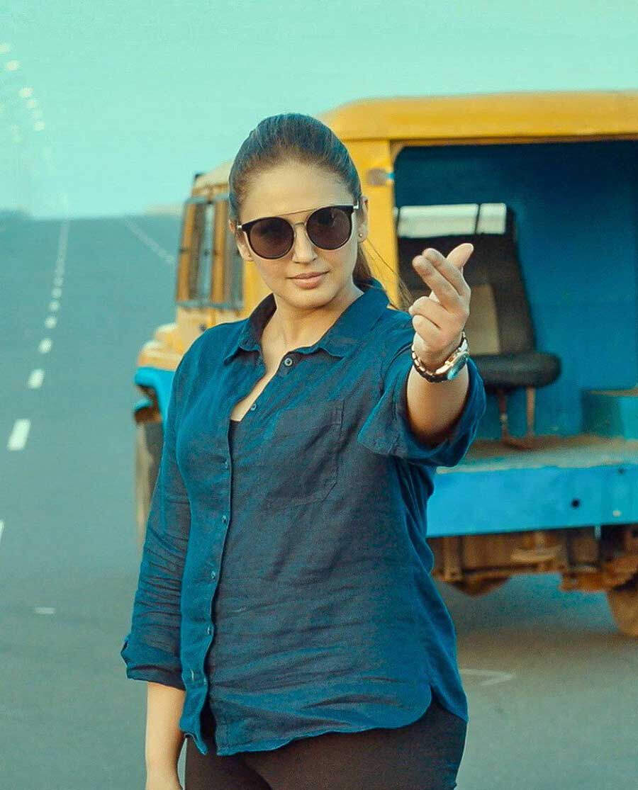 Huma Qureshi grabs eyeballs with her look in Toxic