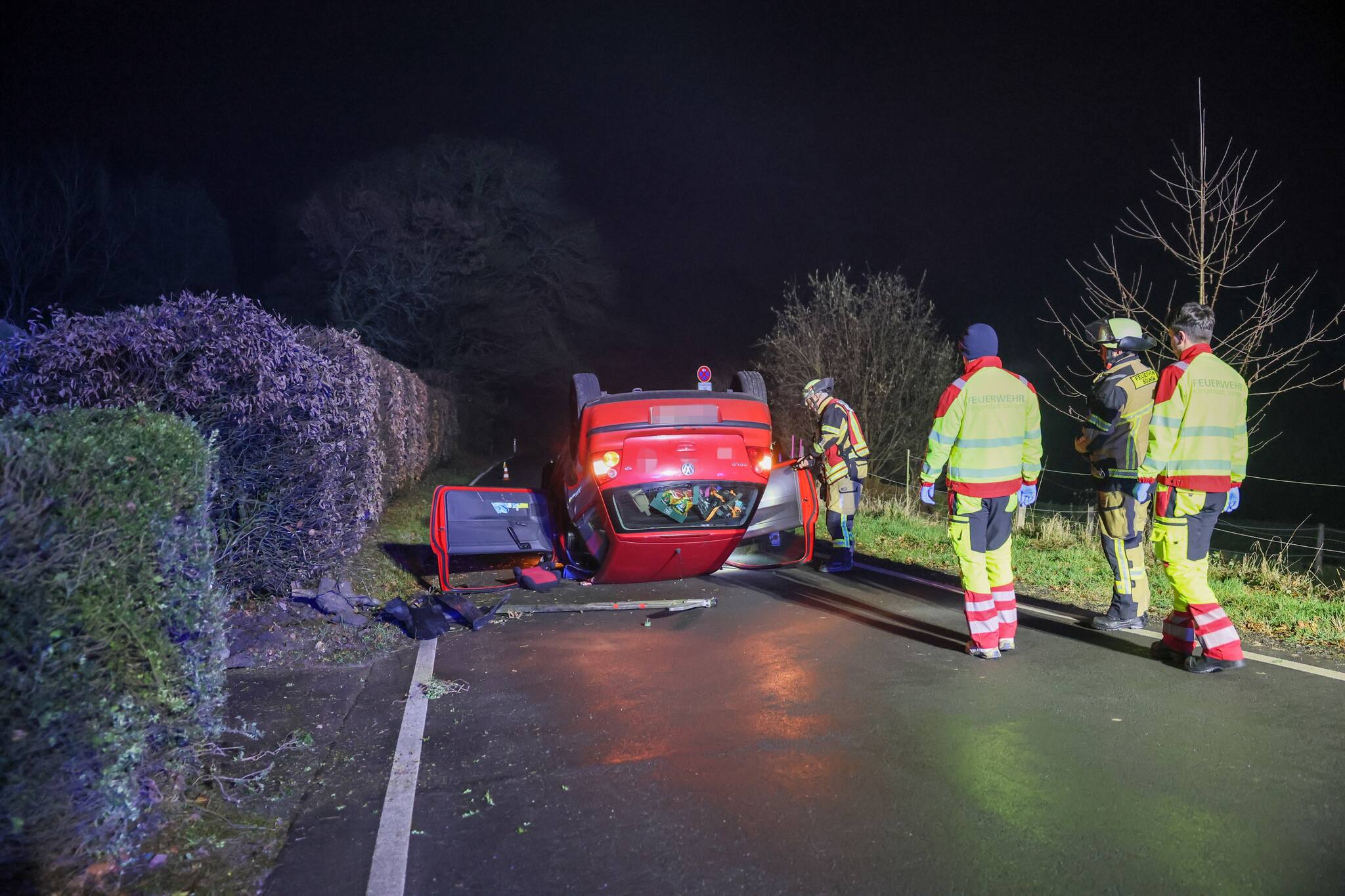 Unfall in Widdert: Solinger überschlägt sich mit seinem Polo