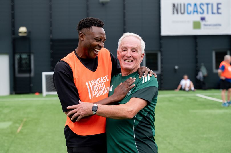 North East walking footballers 'ecstatic' to meet NUFC hero