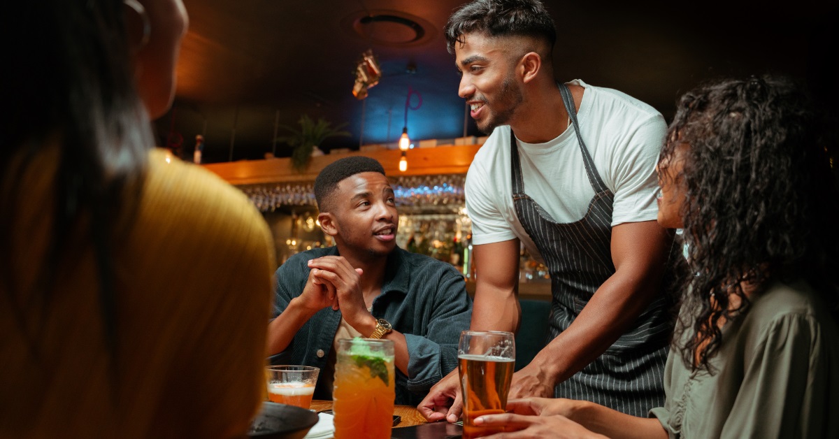 10 common mistakes to avoid when tipping restaurant staff