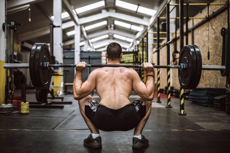 Vanaf dit gewicht voldoet jouw squatrecord aan de krachtstandaard