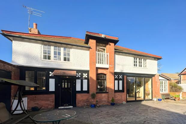 Wirral Globe property of the week that's truly charming and bursting ...