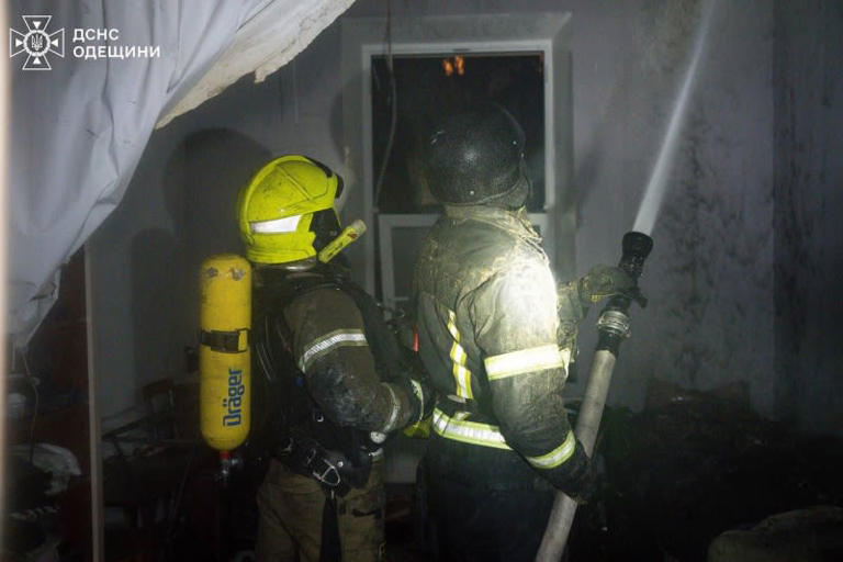 Evening Russian strike on Odesa: Residential building on fire, lyceum ...