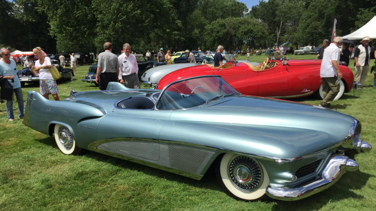 When 1950s automakers chased style over restraint