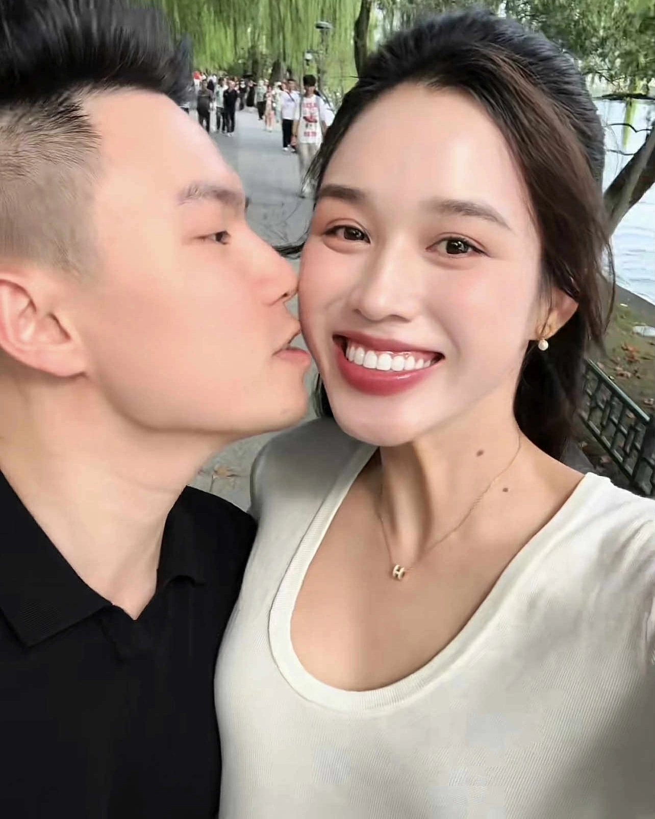 Đỗ Thị Hà ngưng kinh doanh để vun vén hôn nhân