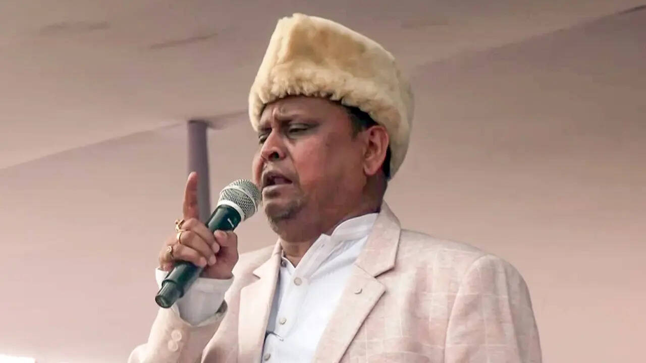 Golam Nabi Azad, son of suspended TMC MLA Humayun Kabir, slaps on-duty ...