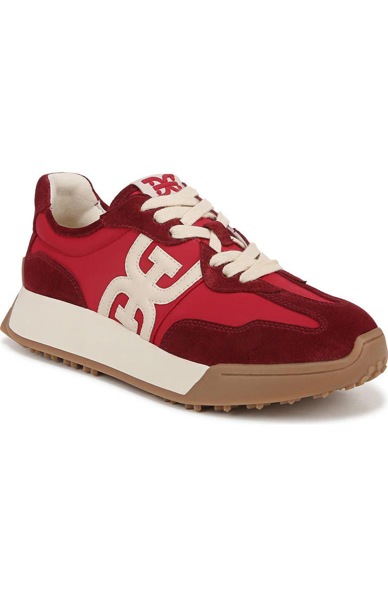 It girls agree: Nordstrom’s sneaker deals are too good to miss out on