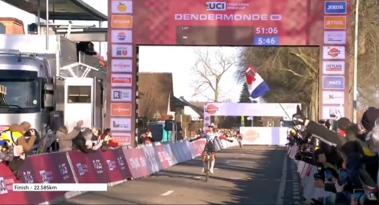 Cyclisme : Coupe du monde - Lucinda Brand lève les bras à Dendermonde ...