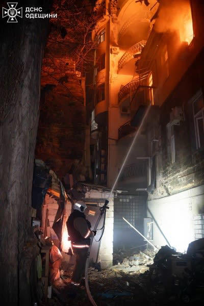 Evening Russian strike on Odesa: Residential building on fire, lyceum ...
