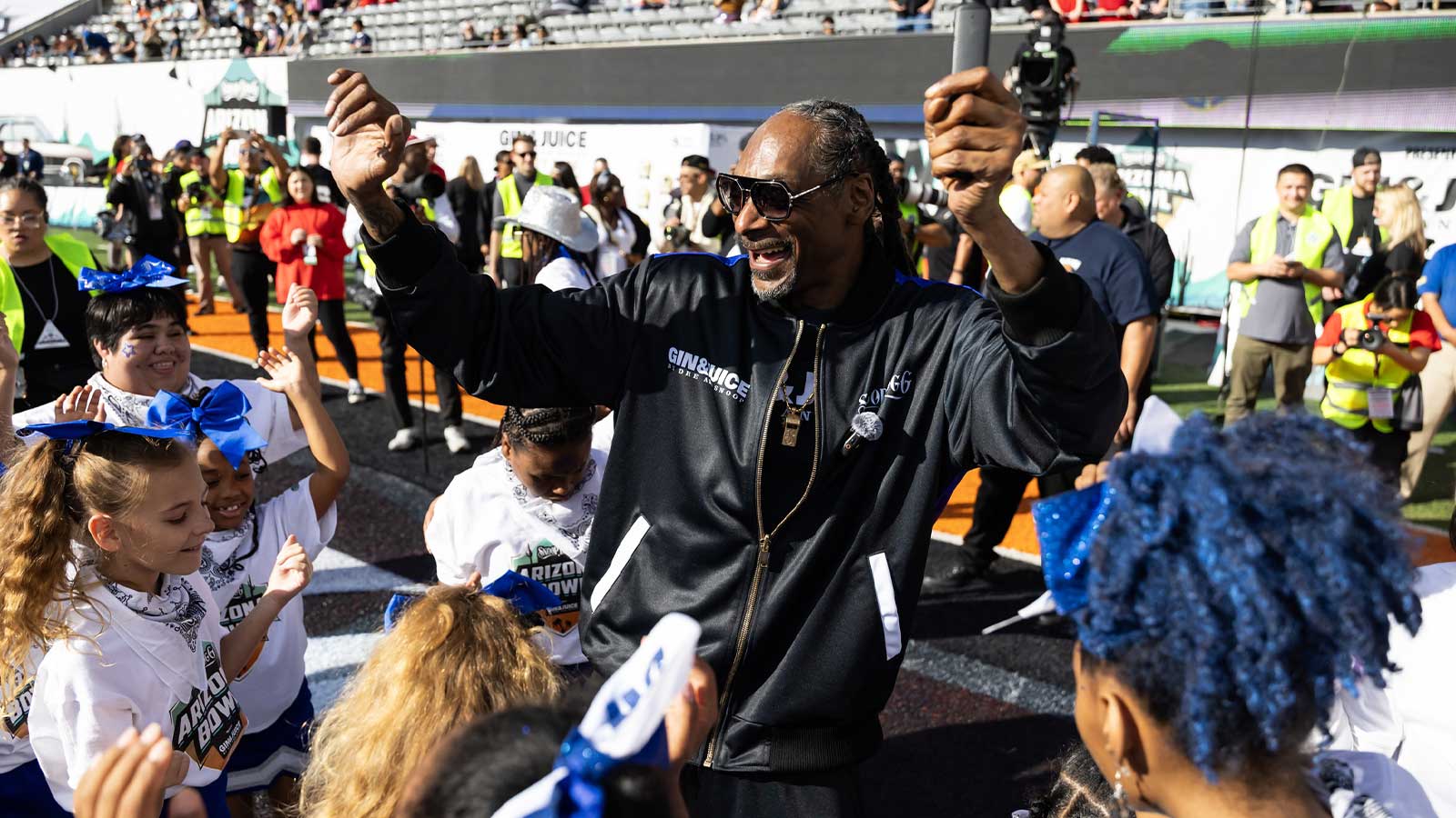 Snoop Dogg has perfect Deathrow gift for Arizona Bowl winners
