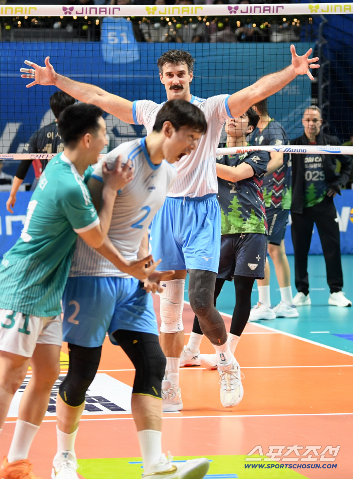 Korean Air Russell won