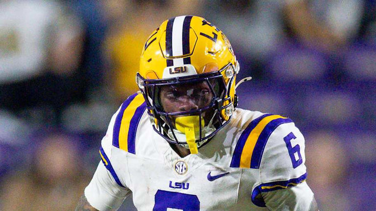 Houston Cougars keep it close through first half vs. LSU Tigers