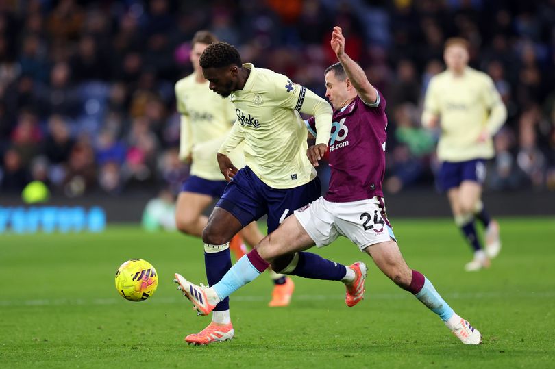 David Moyes striker admission telling as Everton pair respond strongly