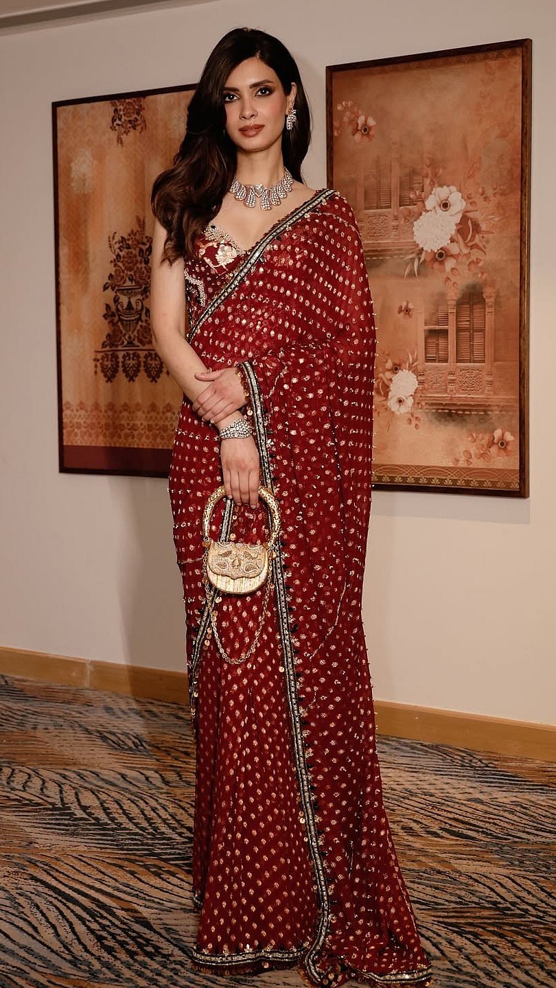 Diana Penty looks royal in ₹95,000 sindoori red Banarasi saree, carries ...