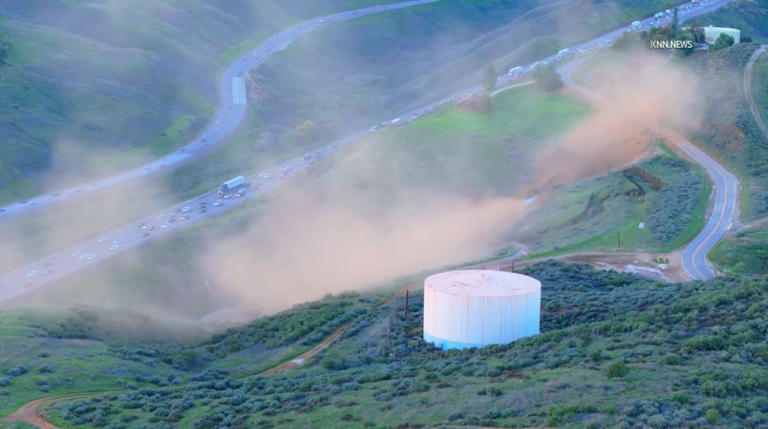 Gas line explosion shuts down 5 Freeway in Castaic