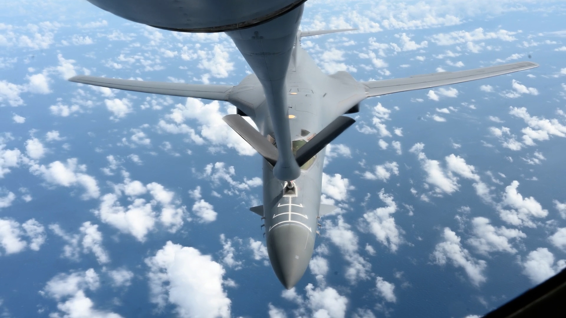 B-1B bombers voeren luchtdemonstratie uit in het Zuidelijk Commando
