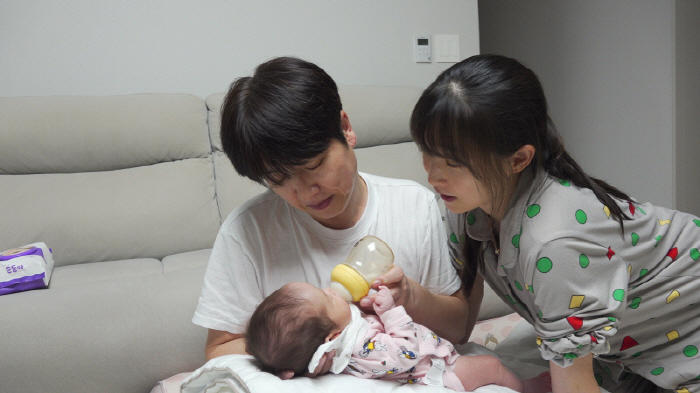 Four miscarriages and one birth. I'm seeing you after 19 years, thank ...