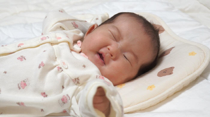 Four miscarriages and one birth. I'm seeing you after 19 years, thank ...