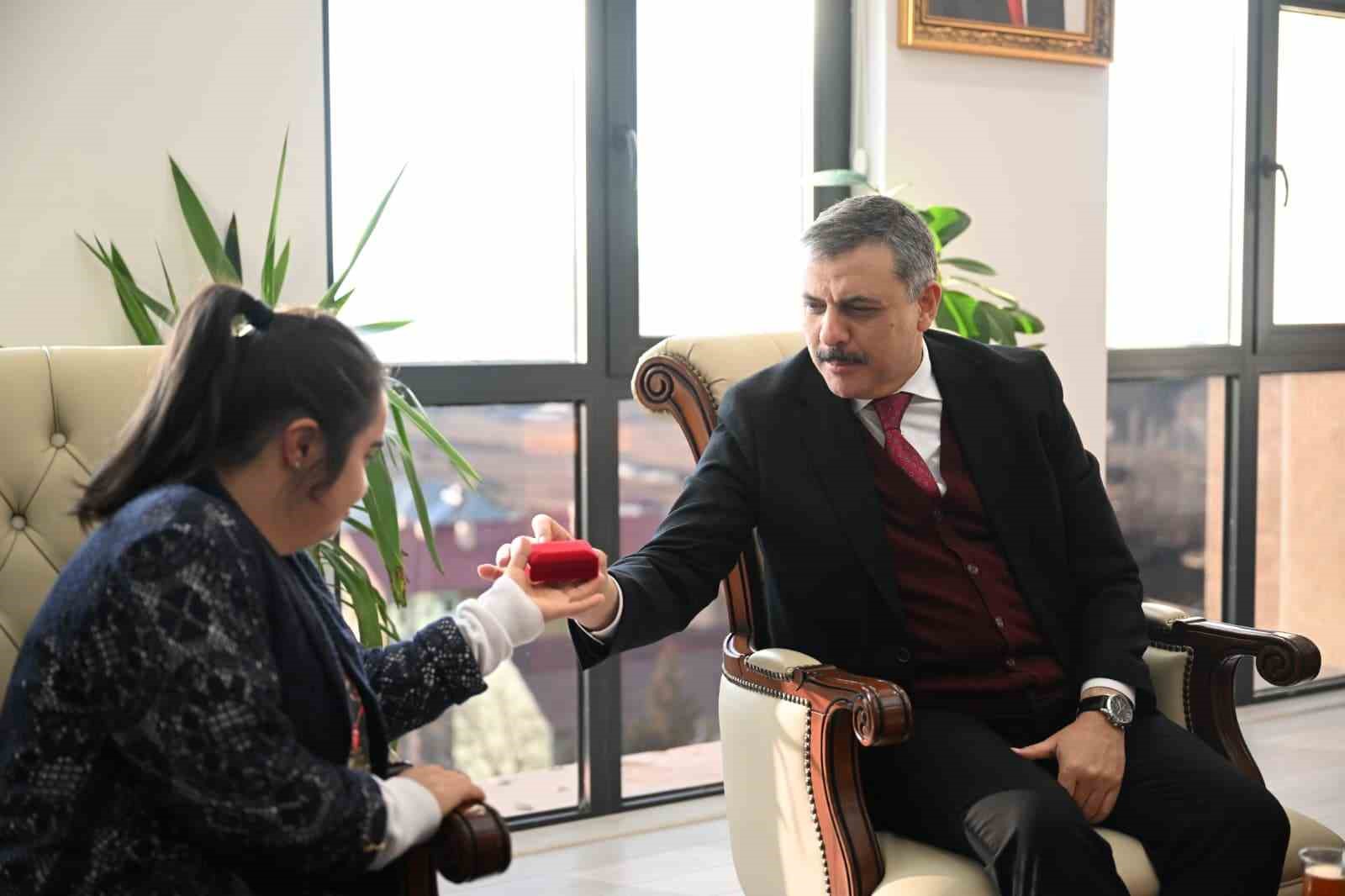 Kısmet’ten Vali Çiftçi’ye tatlı takip