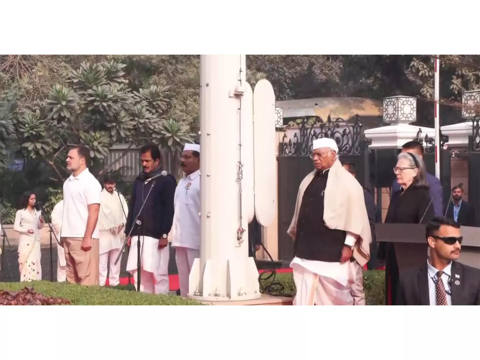 Congress Foundation Day: Mallikarjun Kharge, Sonia Gandhi, Rahul Gandhi ...