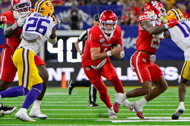 Houston collects 10th win in 38-35 Texas Bowl takedown of LSU