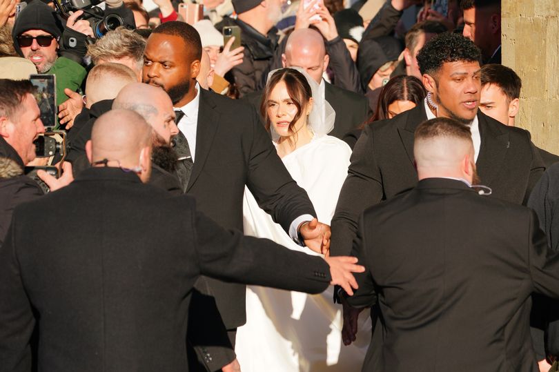 Gordon Ramsay and Holly caught in paparazzi scuffle at Bath wedding to ...