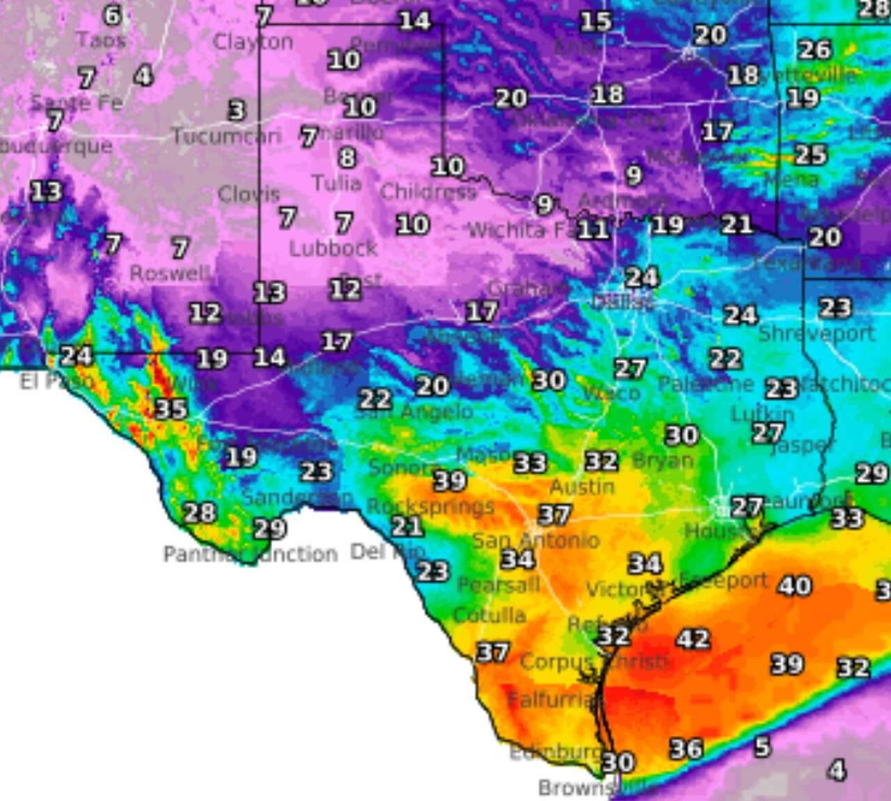 Wind advisory, cold and final rain of 2025 in Laredo forecast