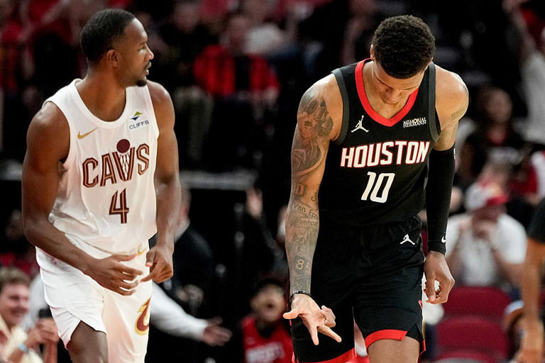 NBA: Kevin Durant leads Houston Rockets to 117-100 win over Cleveland ...