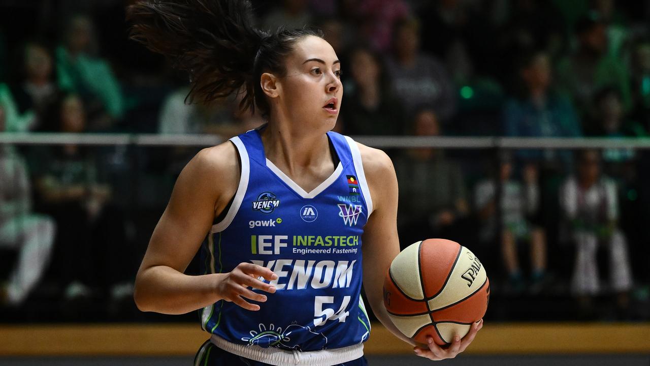 Maley's red-hot Lynx overcome Holmes' 34-point game