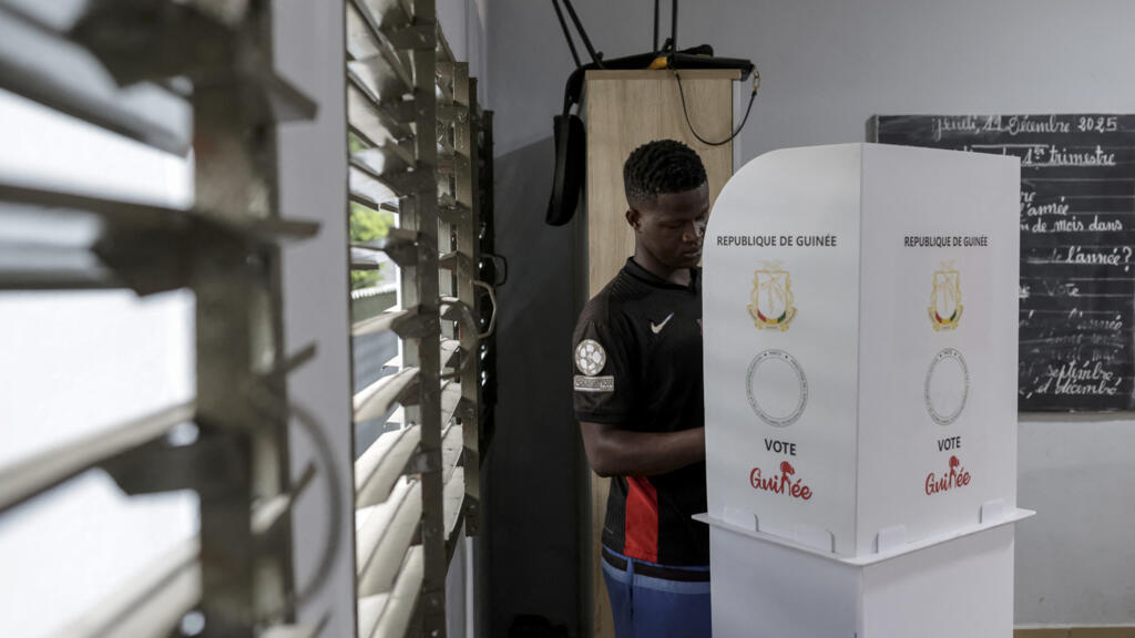 Présidentielle en Guinée : un vote globalement dans le calme, à la mi ...